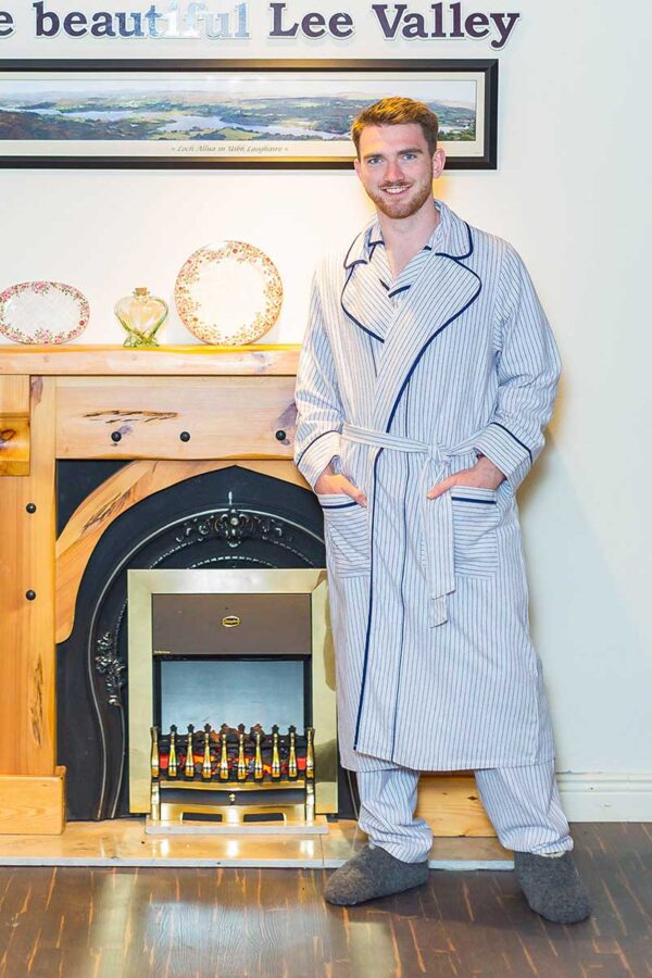 Irish Country Flannel Men's Night Robe - SF3 Navy/Cream/Red Stripe ...